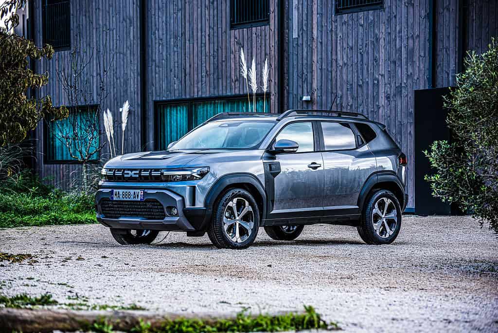 Nowa Dacia Duster III i materiał nowej generacji Starkle. Do czego ...