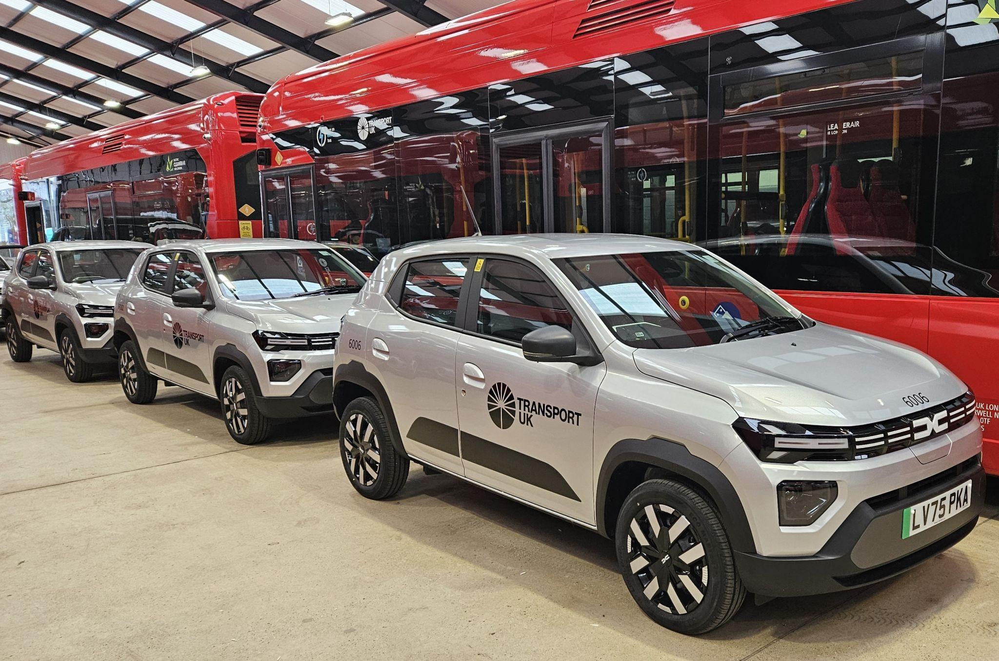 Dacia Spring zadebiutowała w roli wsparcia autobusów w Londynie, ale ...